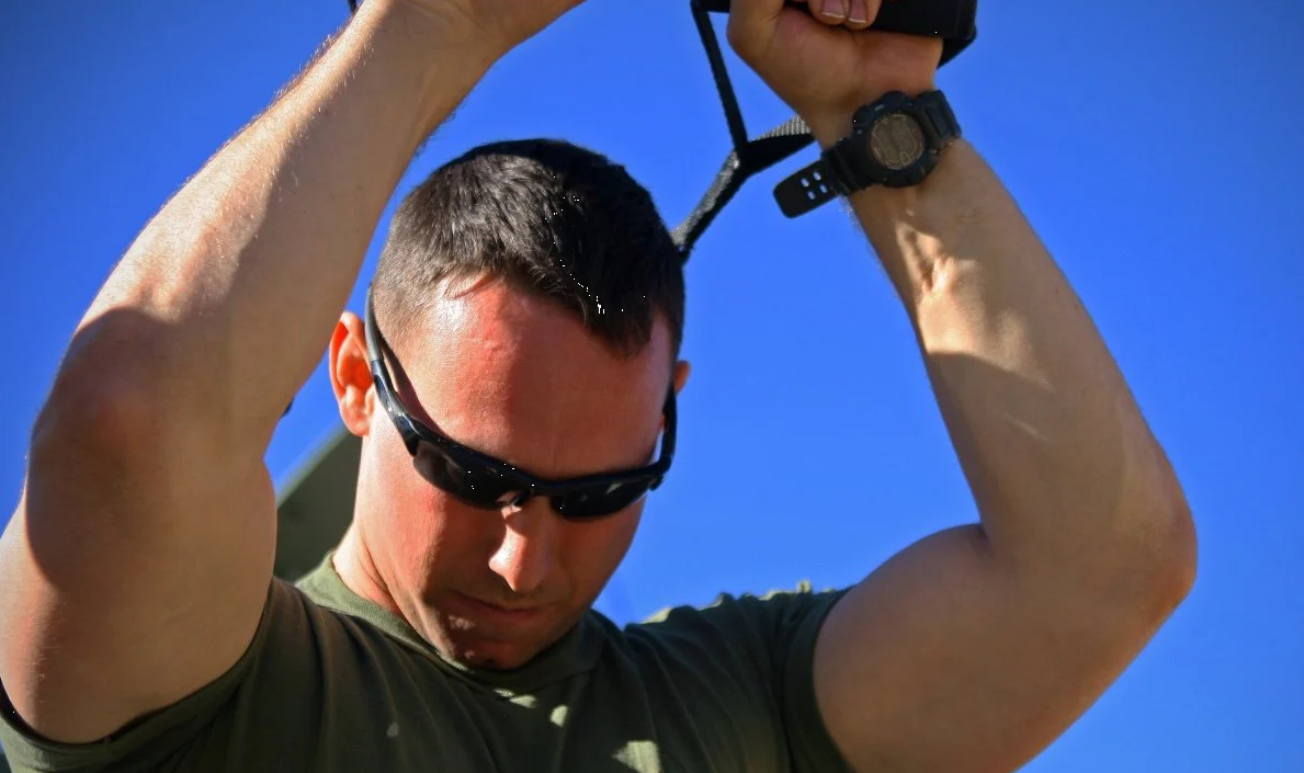 10 Resistance Band Workouts to Build Strength and Tone – FitCord ...